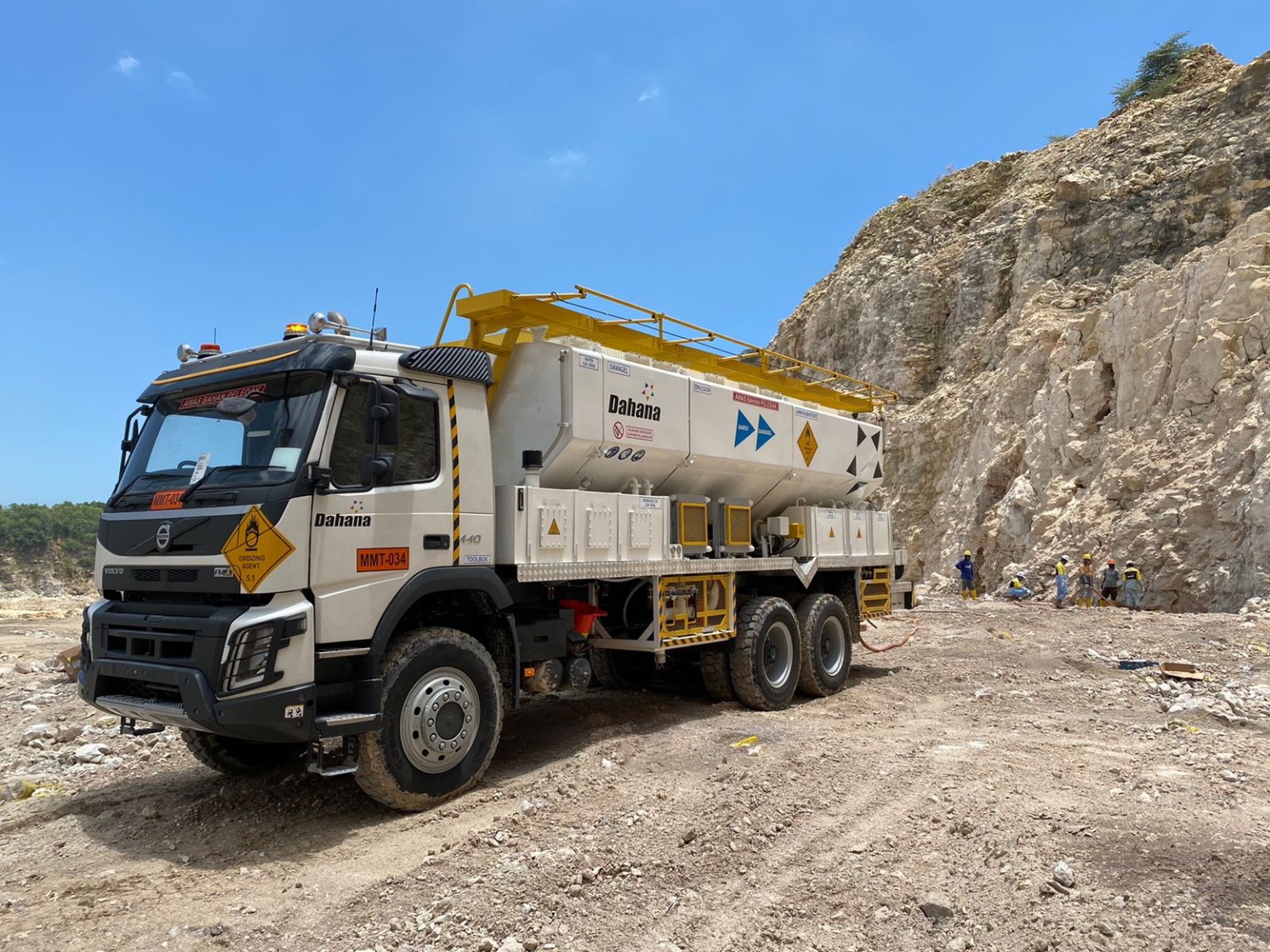 MMT, Truk Bahan Peledak Besutan Dahana - Dahana